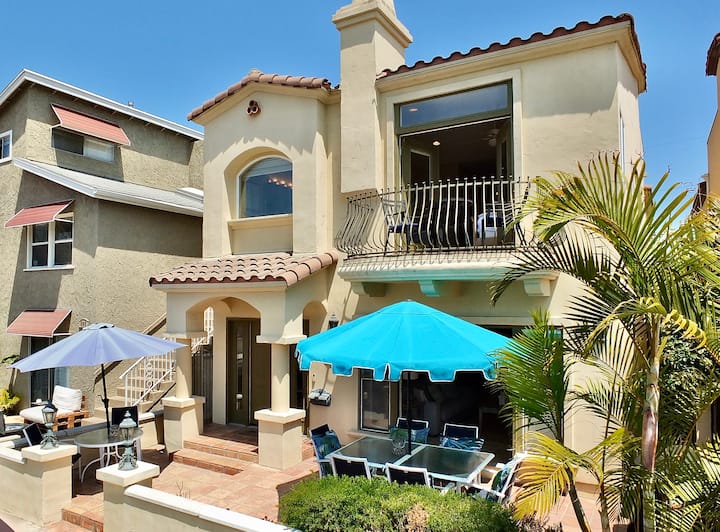 Beauty By The Beach – Socal Fun! - Seal Beach, CA