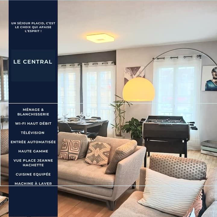 Le Central – View Of Place Jeanne Hachette - Beauvais