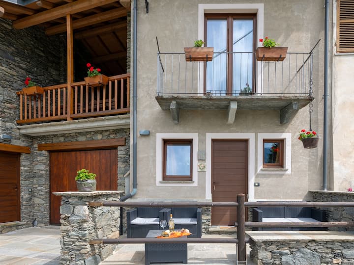 Chalets Mongioie By Interhome - Viola