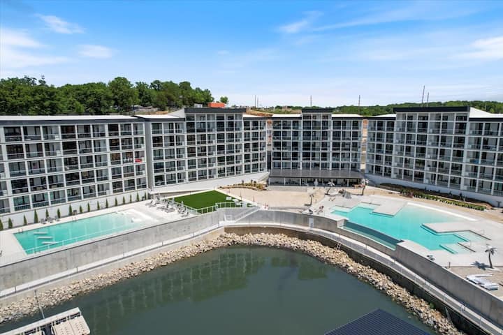 New Topsider Condo With Boat Slip - Osage Beach, MO