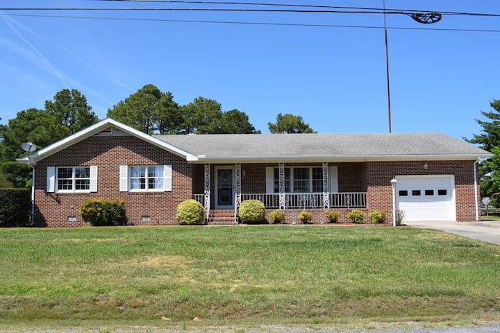 Meme's Landing-canal Front With Kayaks & Fire Pit - Chincoteague, VA
