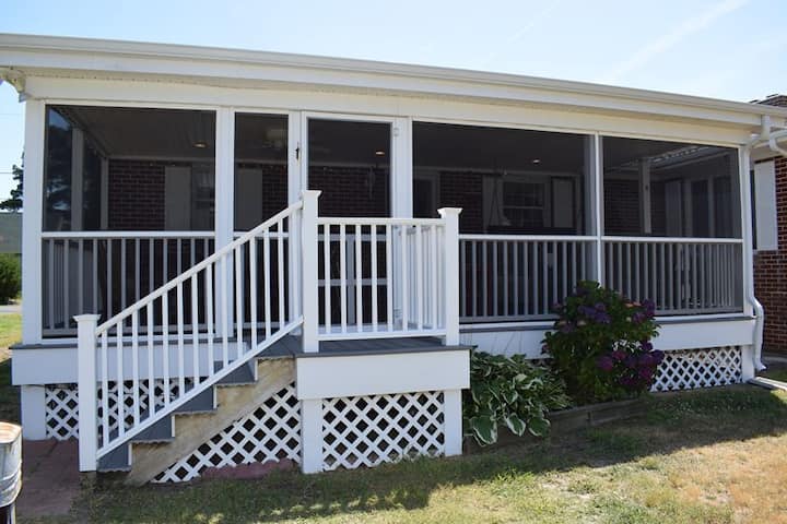 Meme's Landing-canal Front With Kayaks & Fire Pit - Chincoteague, VA