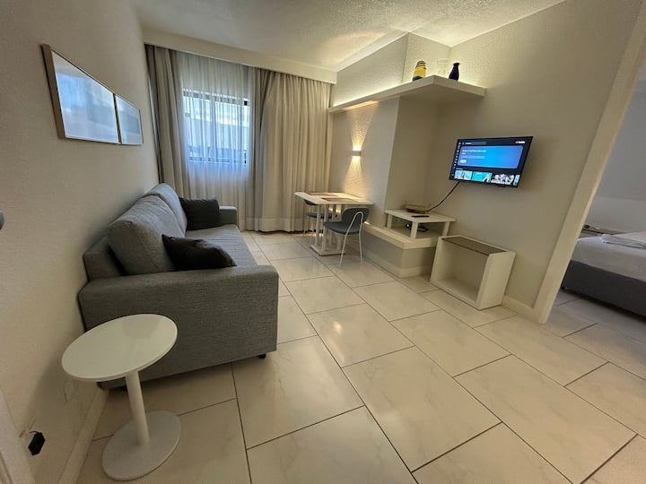 Spacious Flat/ Downtown/ 24 Hours Street - 1310 - Curitiba