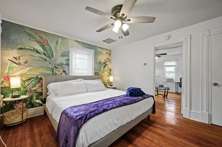 Bright 1br Near Capitol W/ Parking - Saint Paul, MN