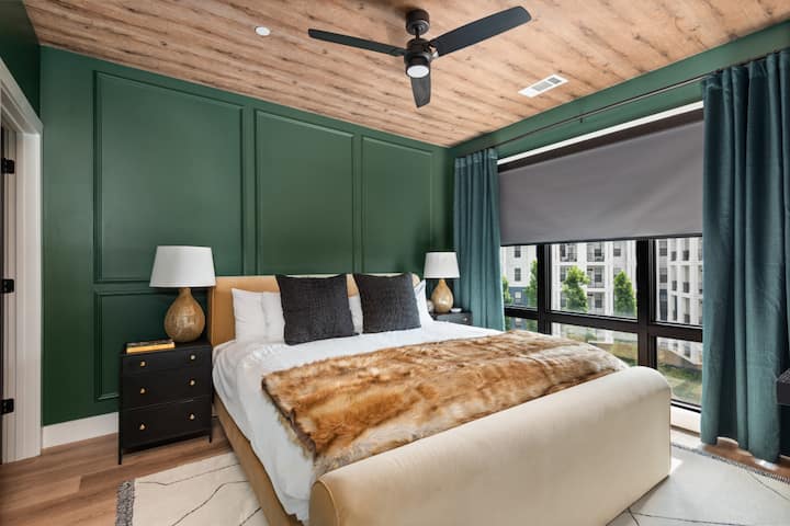 West End Eden Condo W/ Parking & Pool Near Vandy - Nashville, TN