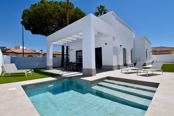 Villa Nuria, Luxury Modern Home With Private Pool. - Chiclana de la Frontera