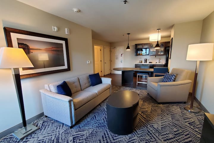 Comfy Lodging | Golf. Fitness Room. Pet-friendly. - Lake Charles, LA