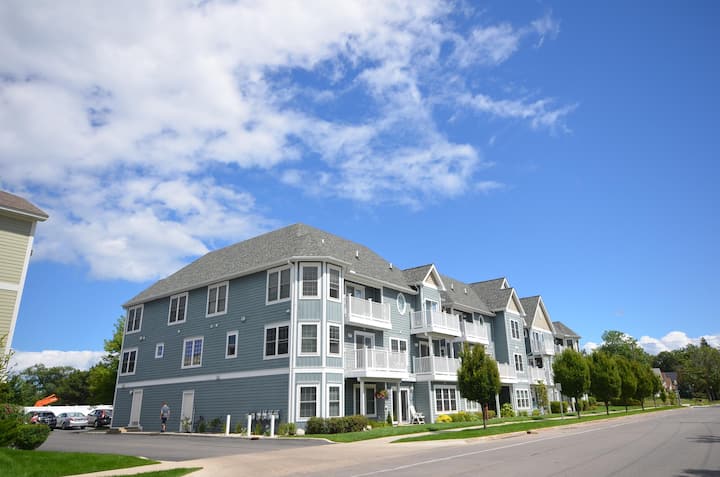 Traverse City Condo Minutes From Downtown. - Traverse City, MI