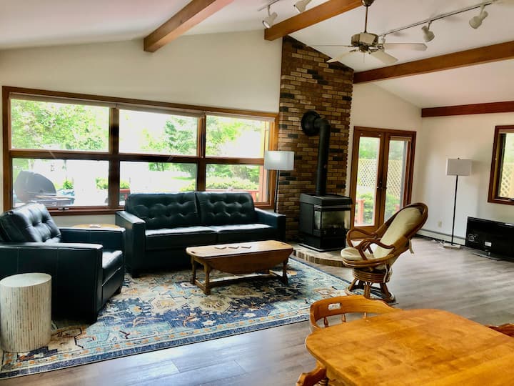 Little Glen Lake Home. Near Sleeping Bear Dunes. - Glen Arbor, MI