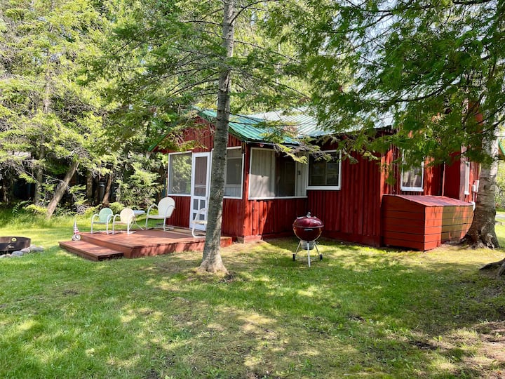 Birch Lake Cottage Near Elk Rapids. Pet Ok. 1 Of 3 - Elk Rapids, MI