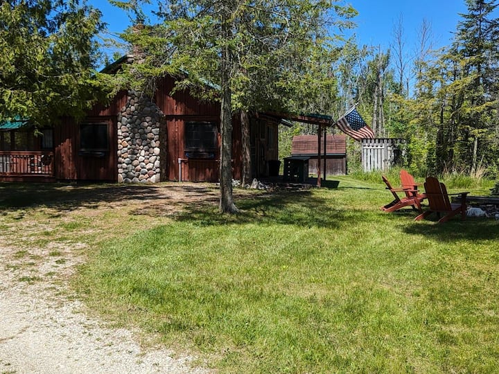 Birch Lake Cottage Near Elk Rapids. Pet Ok. 1 Of 3 - Kewadin, MI