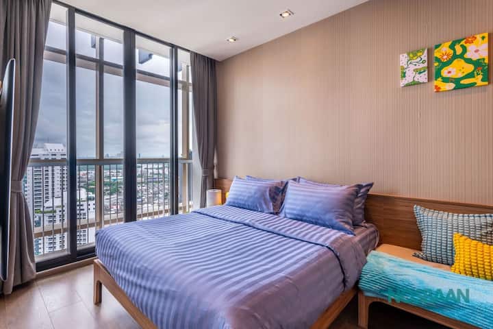 Digital Nomad Atmosphere At 39th Floor - Bangkok