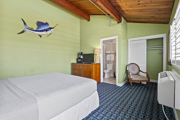 Oceanfront Inn, Inlet View Room, King Bed, #14 - Fort Pierce, FL