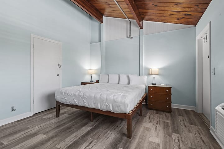 Oceanfront Inn, Standard, King Bed, Inlet View #15 - Fort Pierce, FL