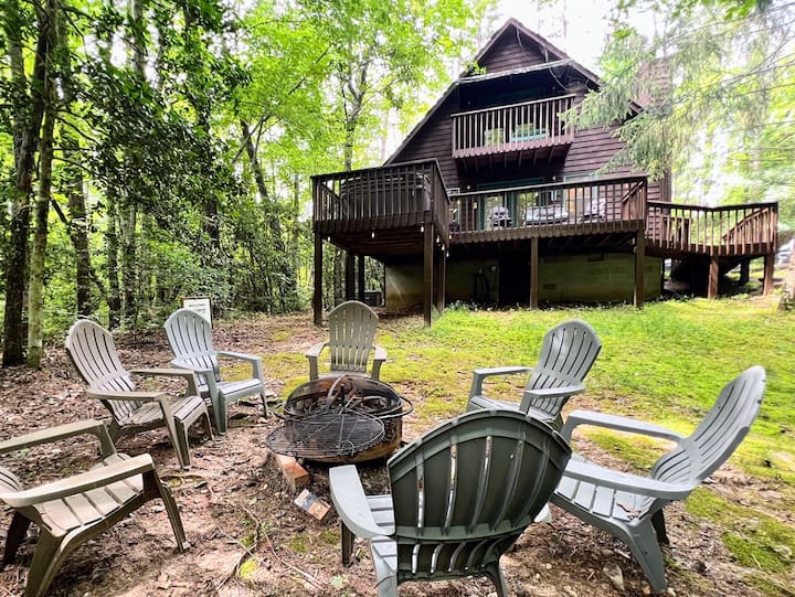 3br/2ba - Charming Sautee Nacoochee Cabin W/ Hot T - Helen, GA