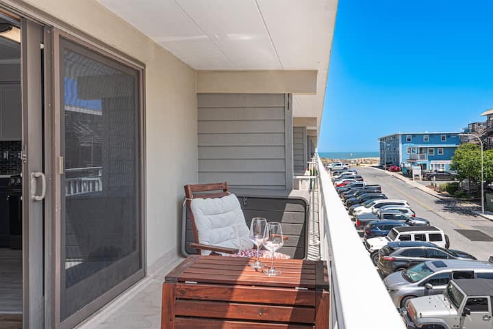 Midtown Ocean Side Condo W/balcony - Ocean City, MD