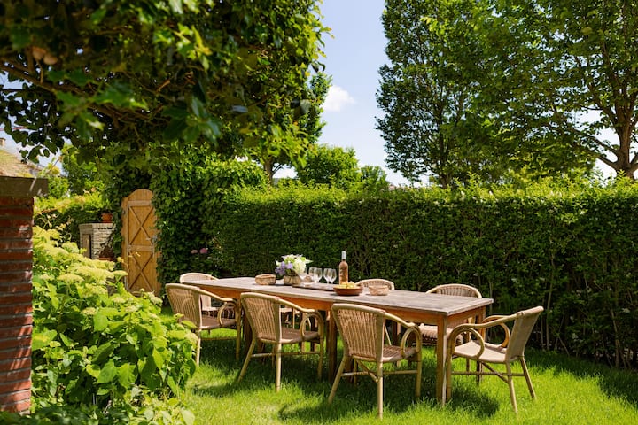 Huswell - Beautiful Home For 14 Guests , Pets Are - Blankenberge