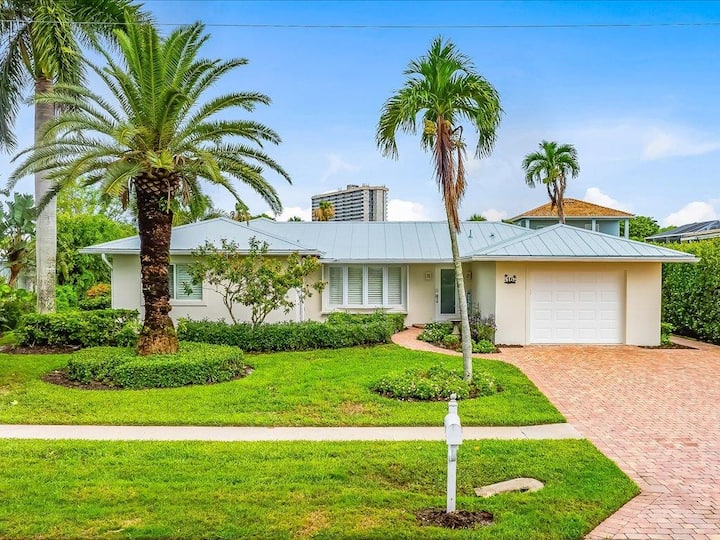 16 Buttercup Ct - Marco Island, FL