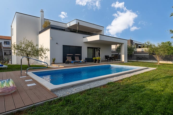 App Ana With Shared Pool And Jacuzzi - Poreč