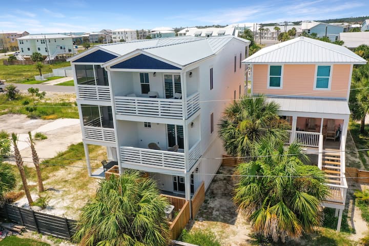 Biggie’s Beach House: Coastal Luxury In Mxb - Mexico Beach, FL