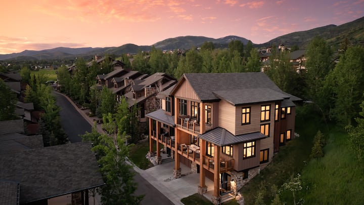 Near Ski Slopes + Beautiful Views | High Noon - Steamboat Springs