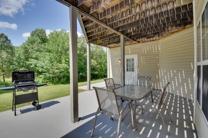 Pet-friendly Cleveland Apt: 7 Mi To Yonah Mountain - Cleveland, GA