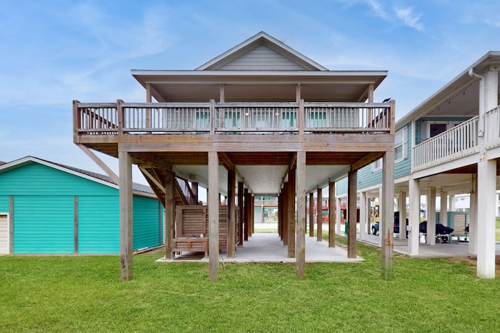 Private Gulfview Home | Beach Access | Family - Crystal Beach, TX