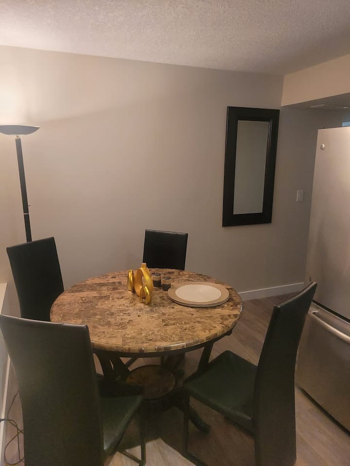 Basement Suite Nest - Airdrie