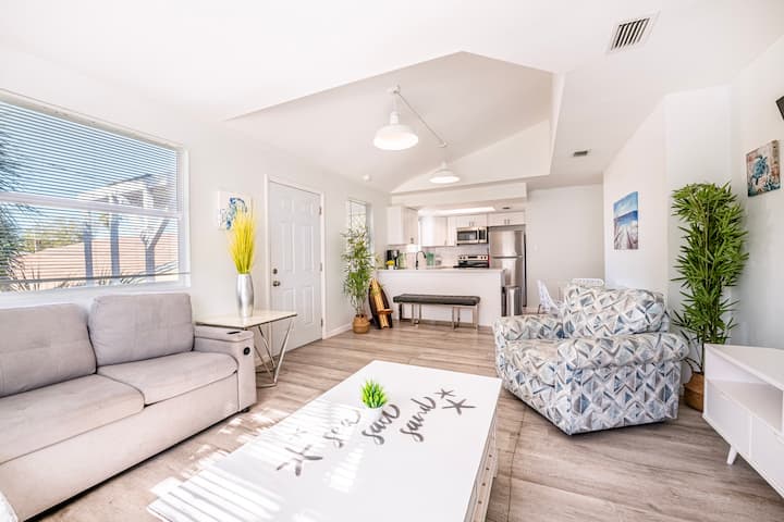 2br 2ba Retreat B-3min To Beach! - Indian Rocks Beach, FL
