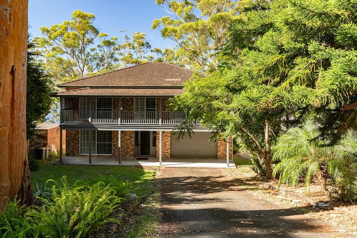 Billie's On Smiths . Direct Lake Access And Views - Boomerang Beach