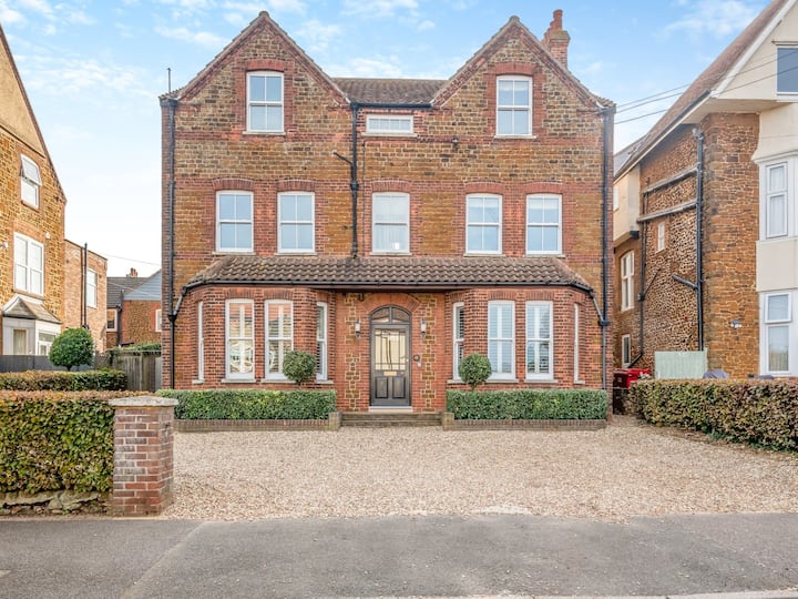 8 Bed In Hunstanton (89469) - Hunstanton