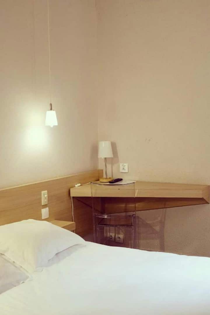 Cosy Room In The Heart Of Bordeaux And City View - Bordeaux