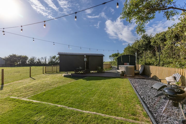 Chough Shepherd Hut - Bude