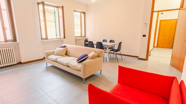Piazza Garibaldi - Italian Homing - Desenzano del Garda