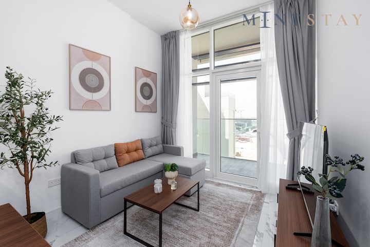 Urban 1br In Masdar City W/ Pool View Balcony - Abu Dhabi