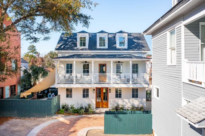 Adorable Family Home With Heated Pool - Charleston, SC