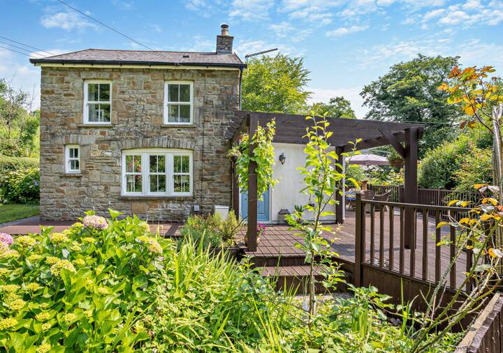 Kingfisher River Retreat - Bridgend