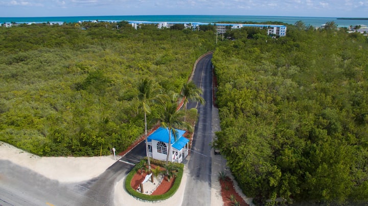 2br Condo W/ Partial Ocean Views, Pool & Beach - Tavernier, FL