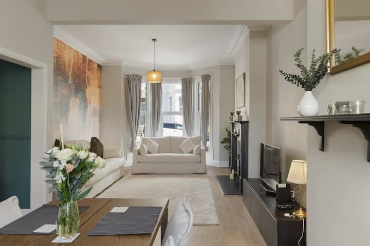 Beautiful Victorian Home In Plymouth - Plymouth