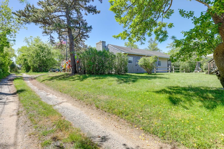 Coastal Truro Cottage - Close To Beaches & Ptown! - Truro, MA