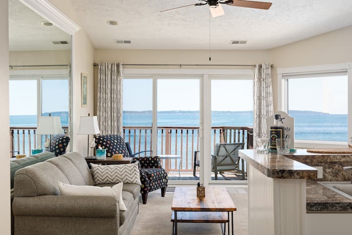 Surreal Views #328 | Beach | Pool | Ac | Hot Tub - Traverse City, MI