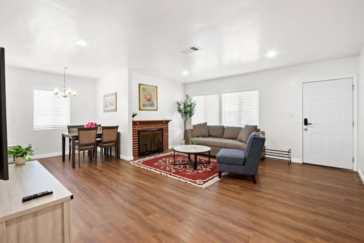 Blissful Comfy Cove - Pomona, CA