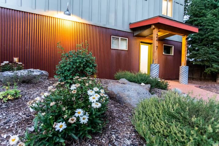 Agassiz House, 2 Br 1.5 Bath - Flagstaff, AZ