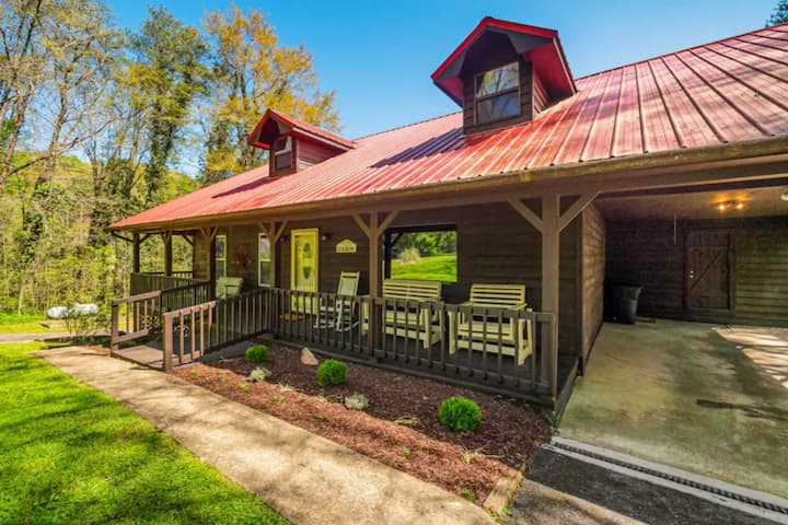 Private Cabin - Pets Welcome - Large Outdoor Space - Lookout Mountain, TN