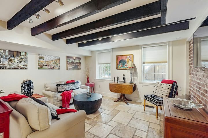 Walk Everywhere 1br Townhouse | W/d | Ac - Savannah