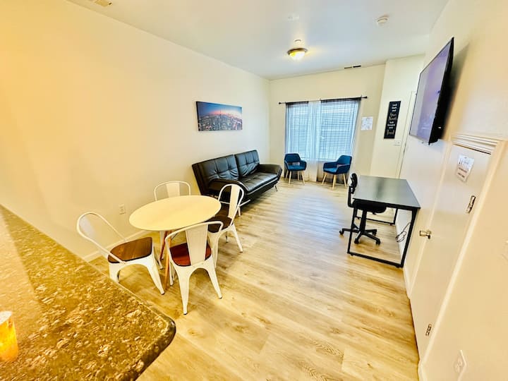 2 Bd, 2.5 Baths, Sleeps 5/c8 - Sparks, NV