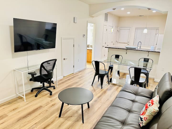 2 Bd, 2.5 Baths, Sleeps 7/e8 - Sparks, NV