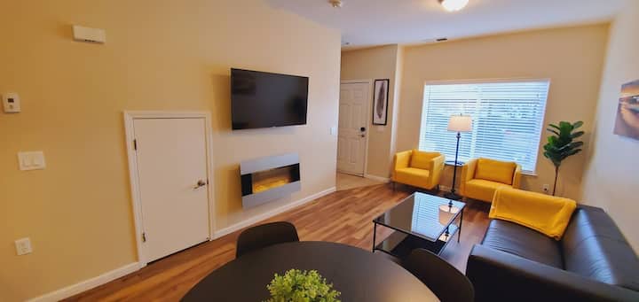 2 Bd, 2.5 Baths, Sleeps 6/b9 - Sparks, NV