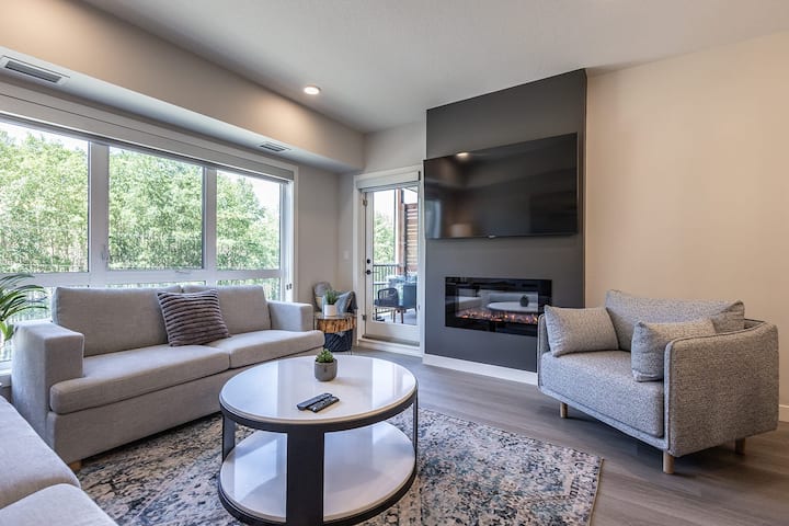 Serenity At Sparrowhawk Lodge Brand New 2bd 2ba - Canmore