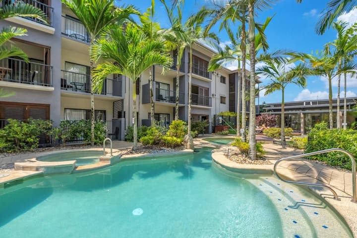 Southern Cross Escape In The City—walk Everywhere - Cairns